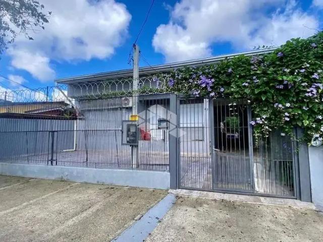 Casa / Sobrado para Venda em Porto Alegre/RS Vila Jardim 4 Quartos