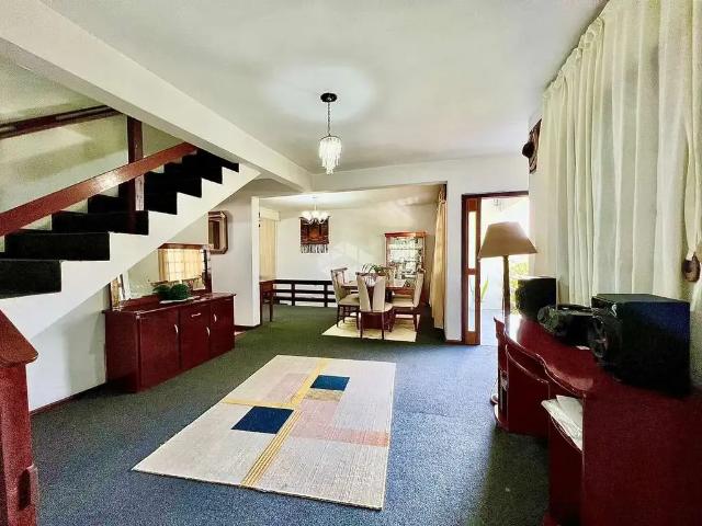 Casa / Sobrado para Venda em Porto Alegre/RS Vila Jardim 4 Quartos