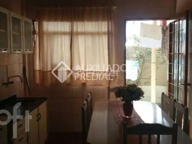 Casa / Sobrado para Venda em Porto Alegre/RS Vila Jardim 4 Quartos