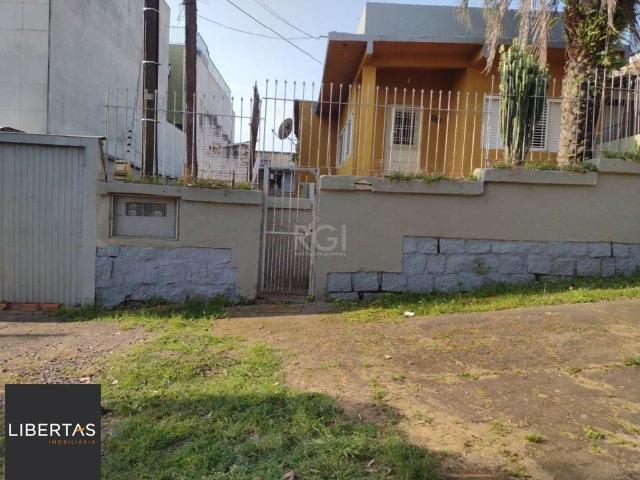 Casa / Sobrado para Venda em Porto Alegre/RS Vila Jardim 4 Quartos