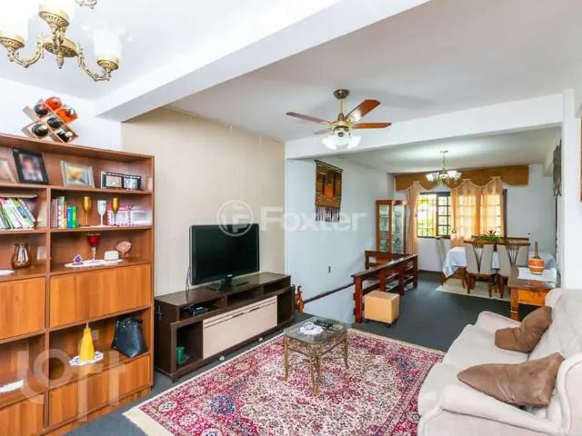 Casa / Sobrado para Venda em Porto Alegre/RS Vila Jardim 4 Quartos