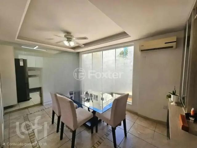 Casa / Sobrado para Venda em Porto Alegre/RS Vila Jardim 4 Quartos