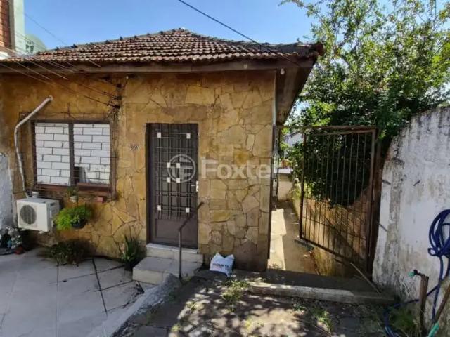 Casa / Sobrado para Venda em Porto Alegre/RS Vila Jardim 2 Quartos