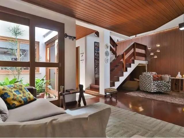 Casa / Sobrado para Venda em Porto Alegre/RS Vila Jardim 2 Quartos