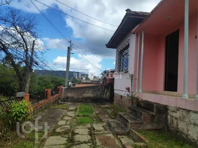 Casa / Sobrado para Venda em Porto Alegre/RS Vila Jardim 2 Quartos