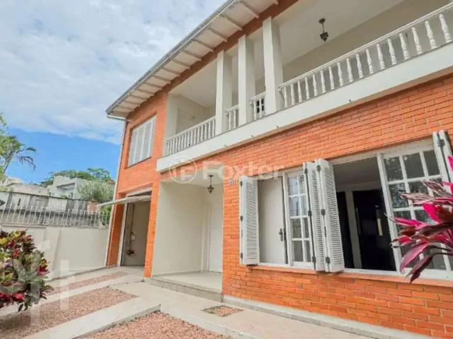 Casa / Sobrado para Venda em Porto Alegre/RS Vila Jardim 3 Quartos