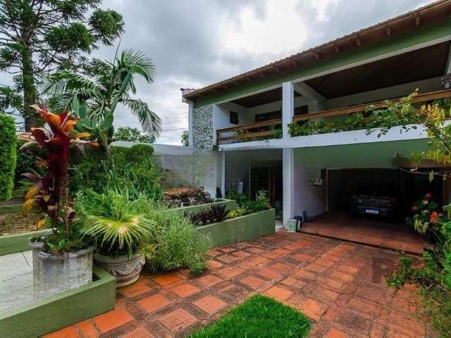 Casa / Sobrado para Venda em Porto Alegre/RS Vila Jardim 3 Quartos