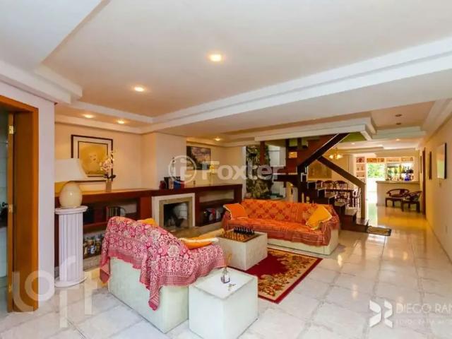 Casa / Sobrado para Venda em Porto Alegre/RS Vila Jardim 3 Quartos