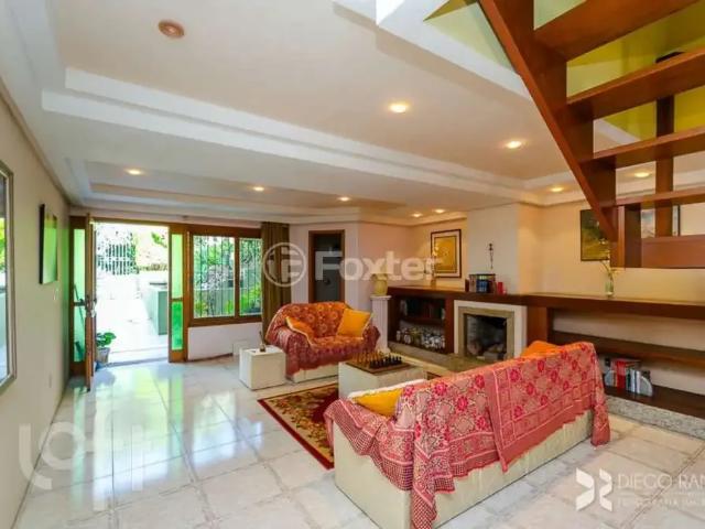 Casa / Sobrado para Venda em Porto Alegre/RS Vila Jardim 3 Quartos