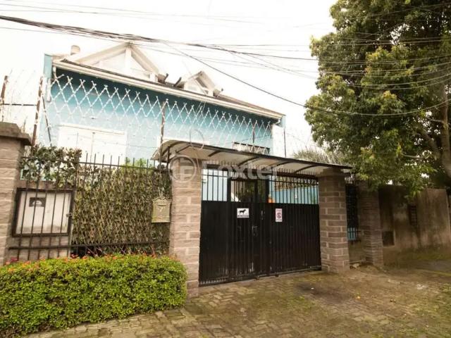 Casa / Sobrado para Venda em Porto Alegre/RS Vila Jardim 3 Quartos