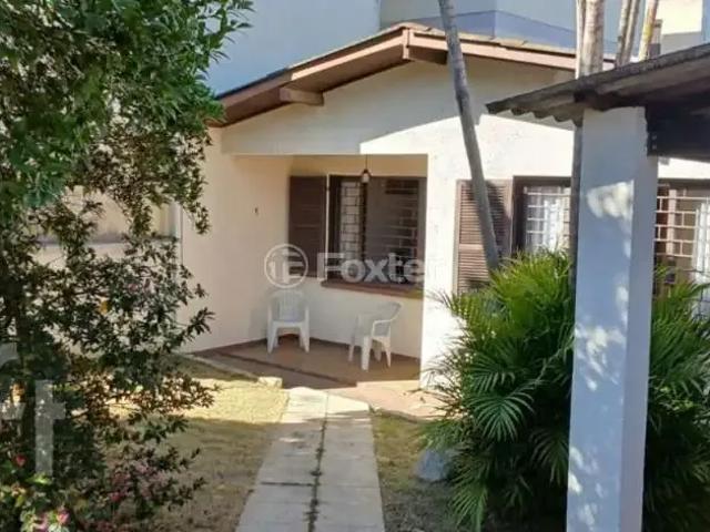Casa / Sobrado para Venda em Porto Alegre/RS Vila Jardim 3 Quartos