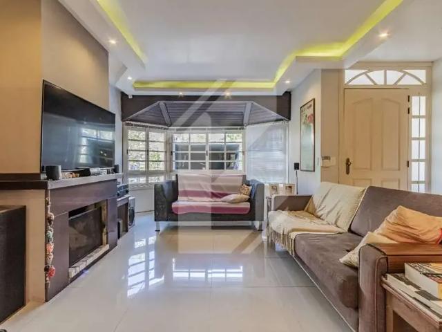 Casa / Sobrado para Venda em Porto Alegre/RS Vila Jardim 3 Quartos