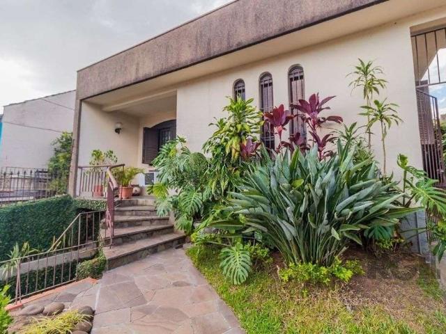Casa / Sobrado para Venda em Porto Alegre/RS Vila Jardim 3 Quartos