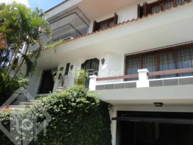 Casa / Sobrado para Venda em Porto Alegre/RS Vila Jardim 3 Quartos