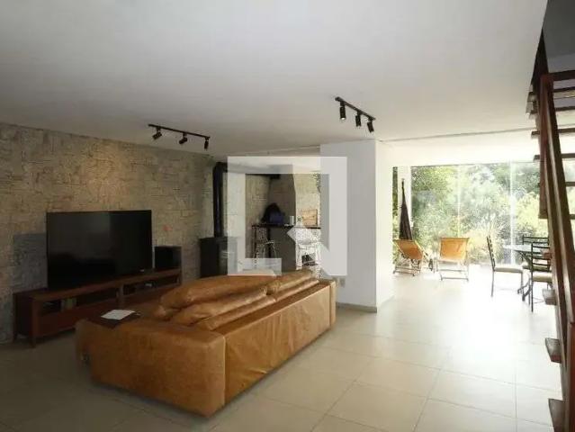 Casa / Sobrado para Venda em Porto Alegre/RS Vila Jardim 3 Quartos