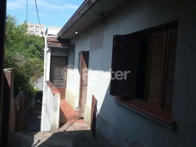 Casa / Sobrado para Venda em Porto Alegre/RS Vila Jardim 3 Quartos