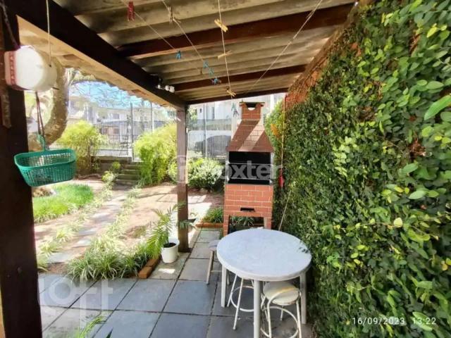 Casa / Sobrado para Venda em Porto Alegre/RS Vila Jardim 3 Quartos