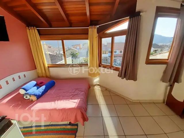 Casa / Sobrado para Venda em Porto Alegre/RS Aberta dos Morros 4 Quartos