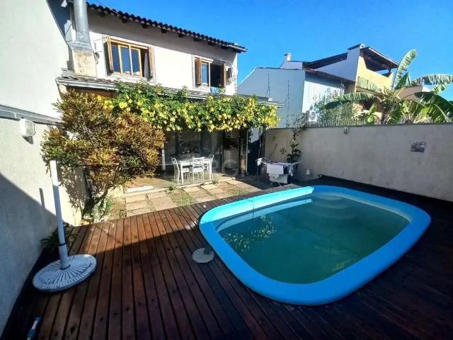 Casa / Sobrado para Venda em Porto Alegre/RS Aberta dos Morros 3 Quartos