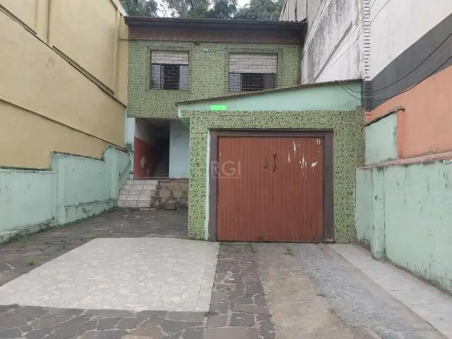 Casa / Sobrado para Venda em Porto Alegre/RS Agronomia 4 Quartos