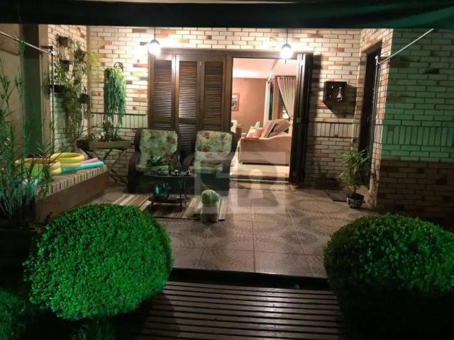 Casa / Sobrado para Venda em Porto Alegre/RS Alto Petrópolis 3 Quartos