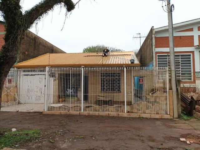 Casa / Sobrado para Venda em Porto Alegre/RS Anchieta 3 Quartos