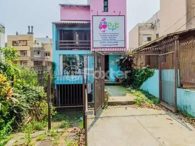 Casa / Sobrado para Venda em Porto Alegre/RS Auxiliadora 4 Quartos
