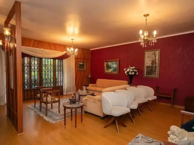 Casa / Sobrado para Venda em Porto Alegre/RS Auxiliadora 4 Quartos