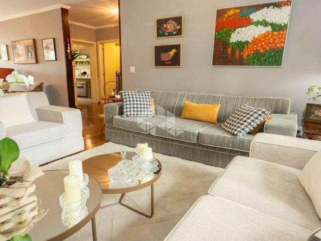 Casa / Sobrado para Venda em Porto Alegre/RS Auxiliadora 4 Quartos