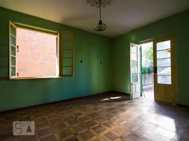 Casa / Sobrado para Venda em Porto Alegre/RS Auxiliadora 4 Quartos