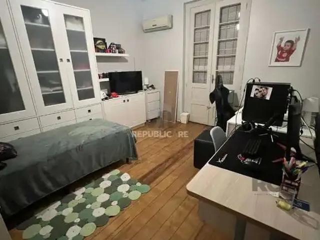 Casa / Sobrado para Venda em Porto Alegre/RS Auxiliadora 4 Quartos