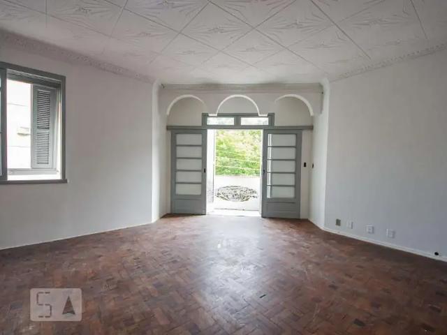 Casa / Sobrado para Venda em Porto Alegre/RS Auxiliadora 4 Quartos