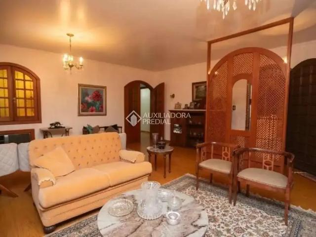 Casa / Sobrado para Venda em Porto Alegre/RS Auxiliadora 4 Quartos