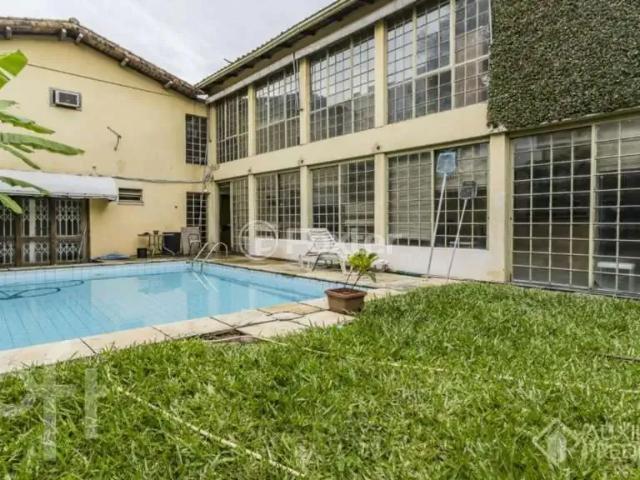 Casa / Sobrado para Venda em Porto Alegre/RS Auxiliadora 5 Quartos