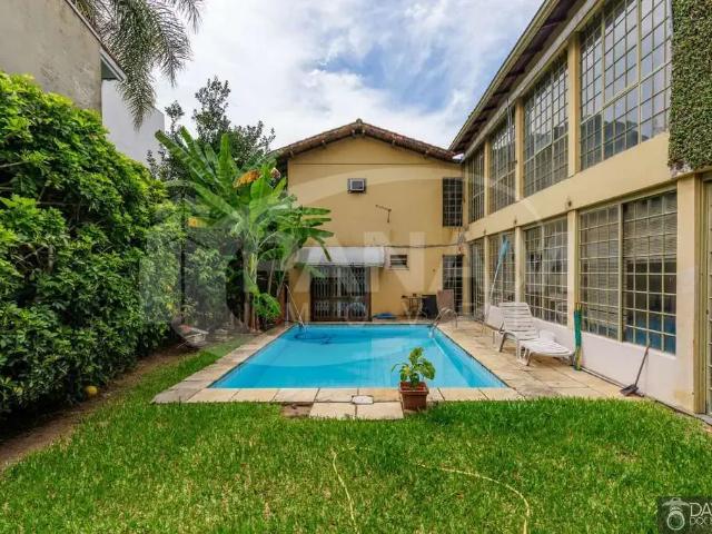 Casa / Sobrado para Venda em Porto Alegre/RS Auxiliadora 5 Quartos