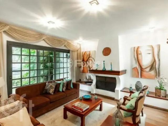 Casa / Sobrado para Venda em Porto Alegre/RS Auxiliadora 3 Quartos