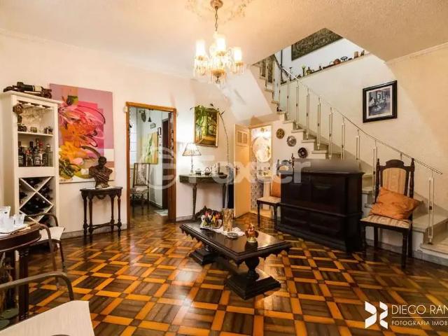 Casa / Sobrado para Venda em Porto Alegre/RS Auxiliadora 3 Quartos