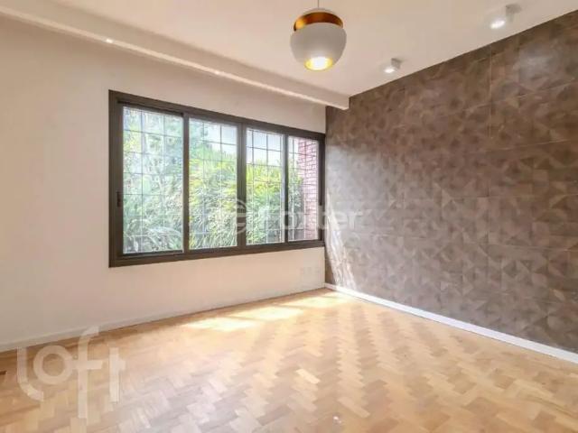 Casa / Sobrado para Venda em Porto Alegre/RS Auxiliadora 3 Quartos