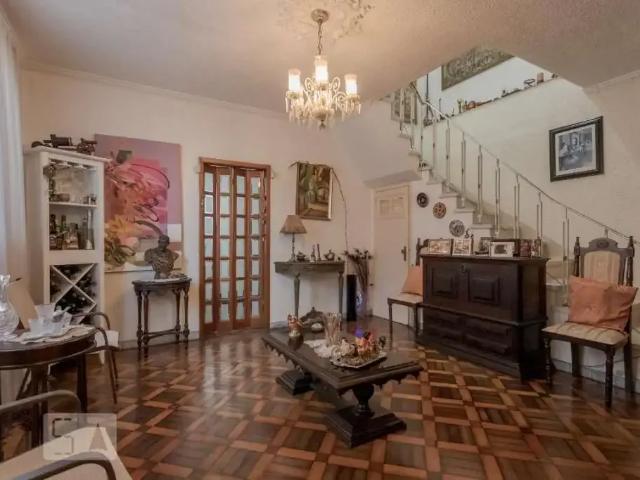 Casa / Sobrado para Venda em Porto Alegre/RS Auxiliadora 3 Quartos