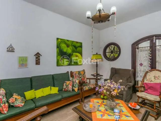 Casa / Sobrado para Venda em Porto Alegre/RS Azenha 3 Quartos