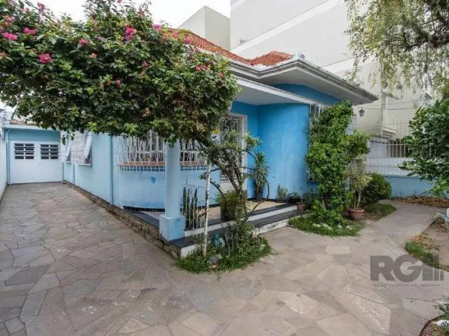 Casa / Sobrado para Venda em Porto Alegre/RS Azenha 3 Quartos