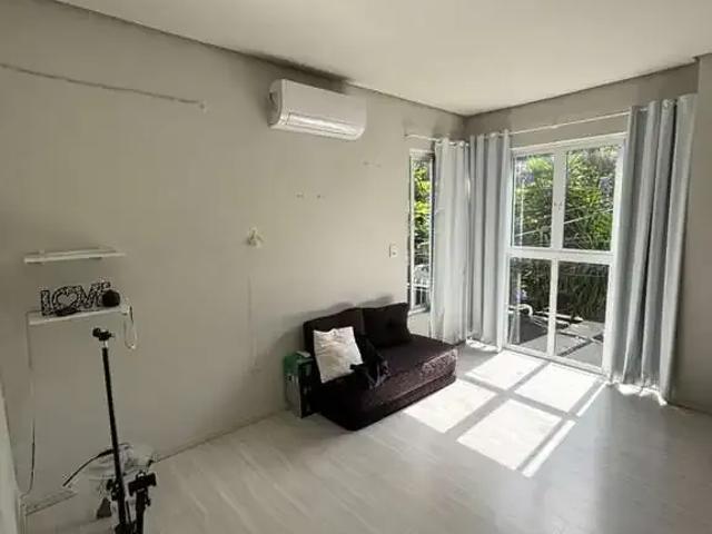 Casa / Sobrado para Venda em Porto Alegre/RS Azenha 3 Quartos