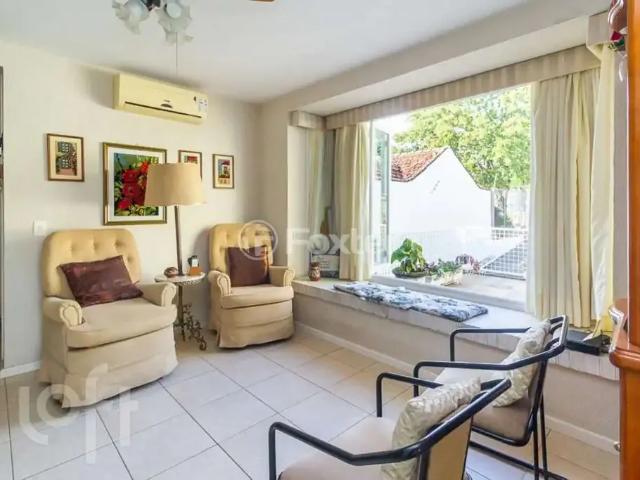 Casa / Sobrado para Venda em Porto Alegre/RS Azenha 3 Quartos