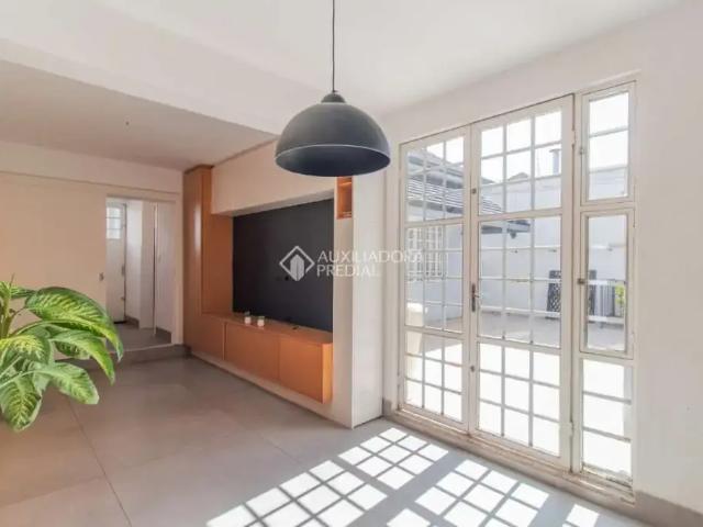 Casa / Sobrado para Venda em Porto Alegre/RS Azenha 3 Quartos