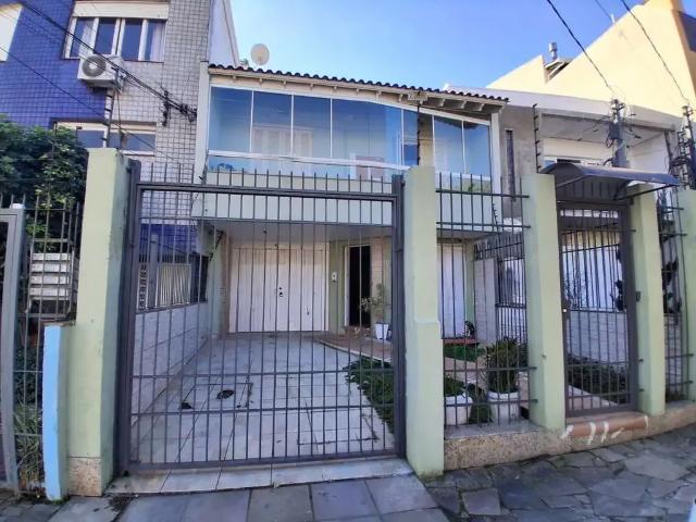 Casa / Sobrado para Venda em Porto Alegre/RS Azenha 3 Quartos