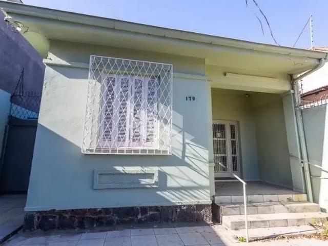 Casa / Sobrado para Venda em Porto Alegre/RS Azenha 3 Quartos