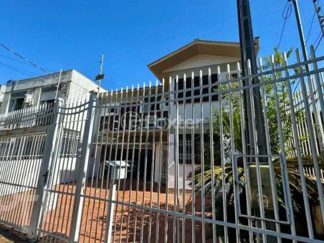 Casa / Sobrado para Venda em Porto Alegre/RS Azenha 4 Quartos