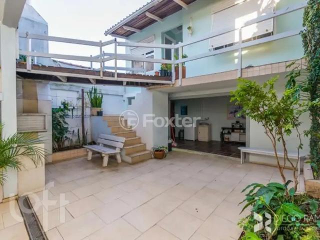 Casa / Sobrado para Venda em Porto Alegre/RS Azenha 4 Quartos