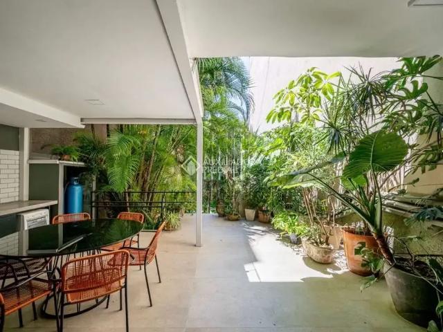 Casa / Sobrado para Venda em Porto Alegre/RS Bela Vista 3 Quartos