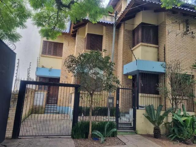 Casa / Sobrado para Venda em Porto Alegre/RS Bela Vista 4 Quartos